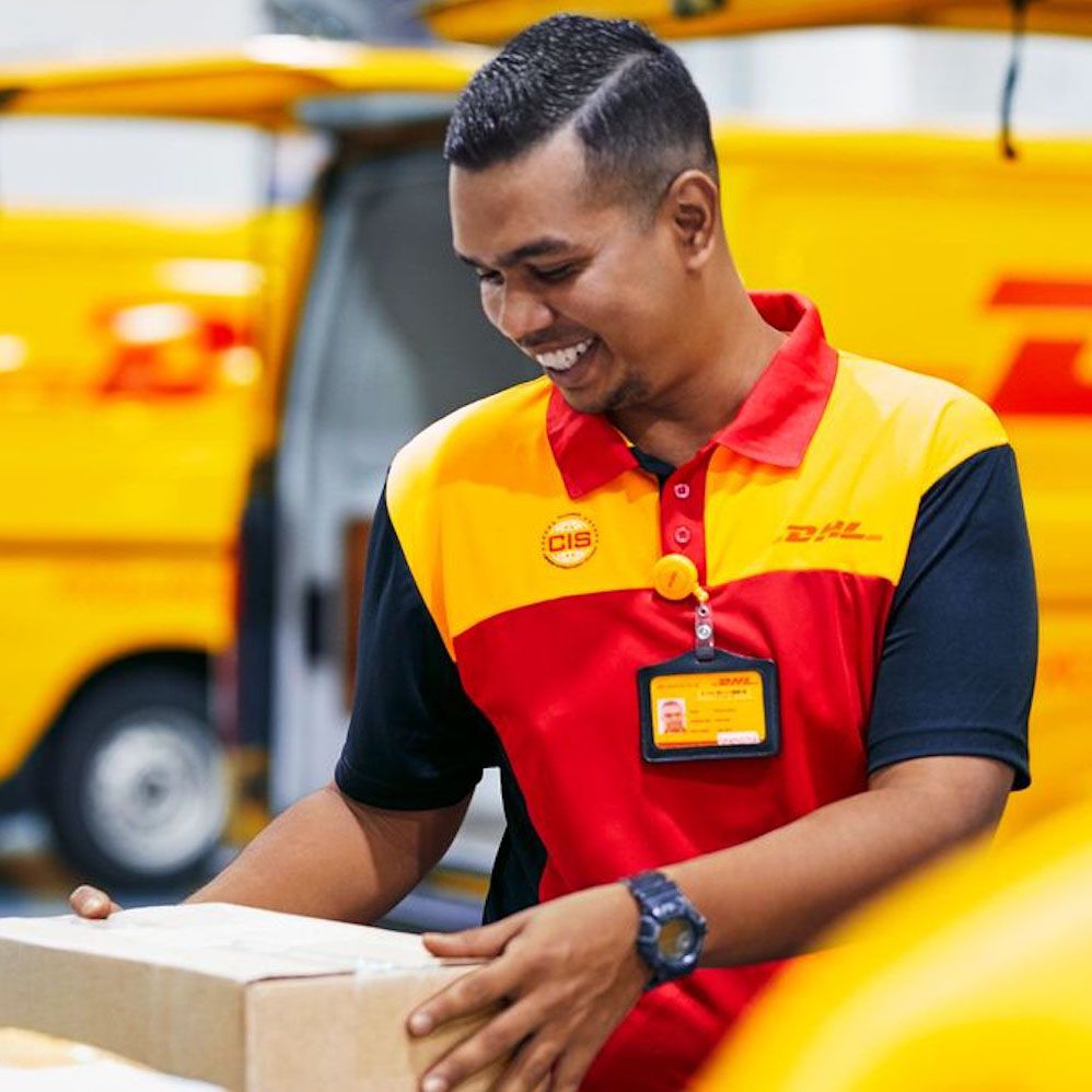 dhl uniform